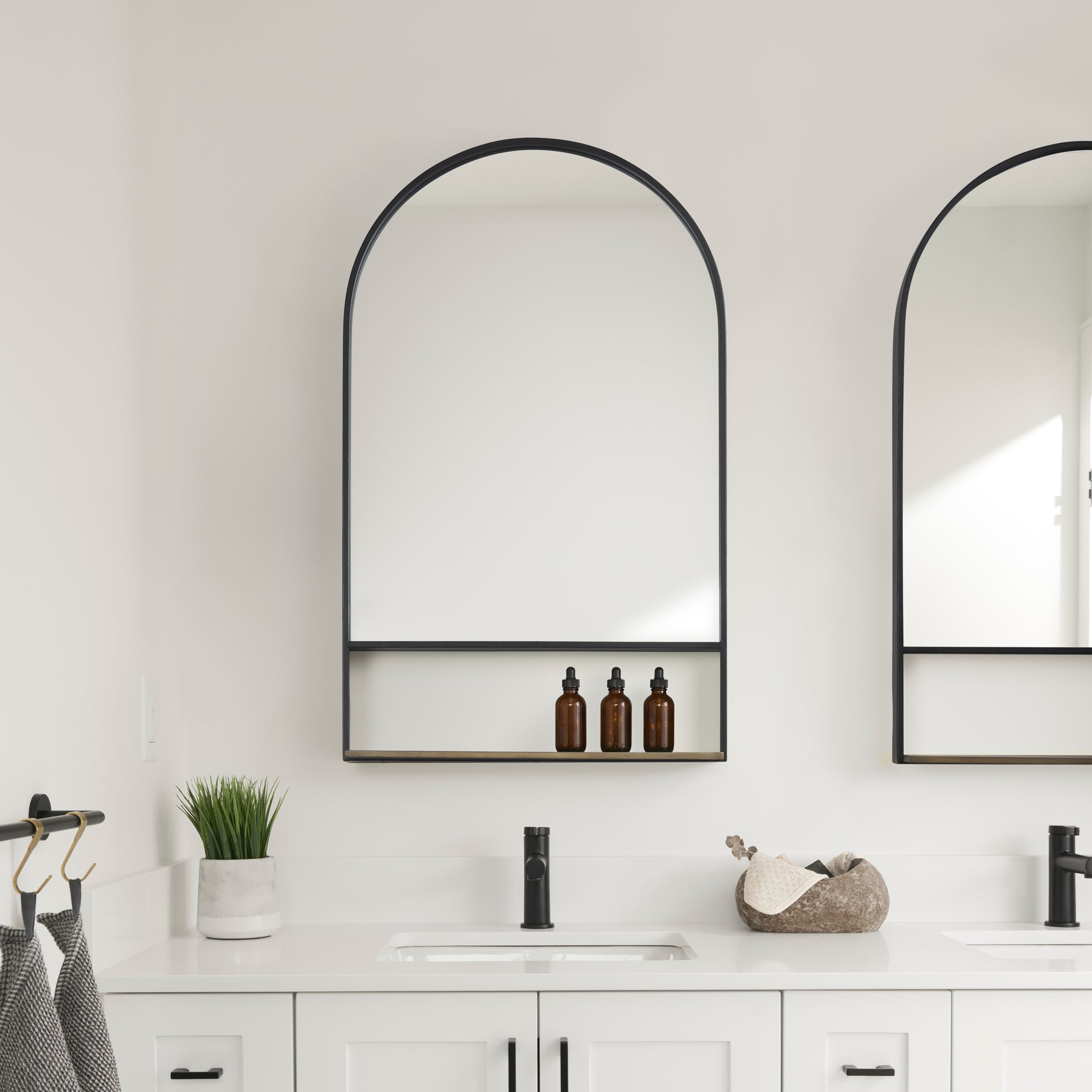 Cora Mirror – Simone & Ivy